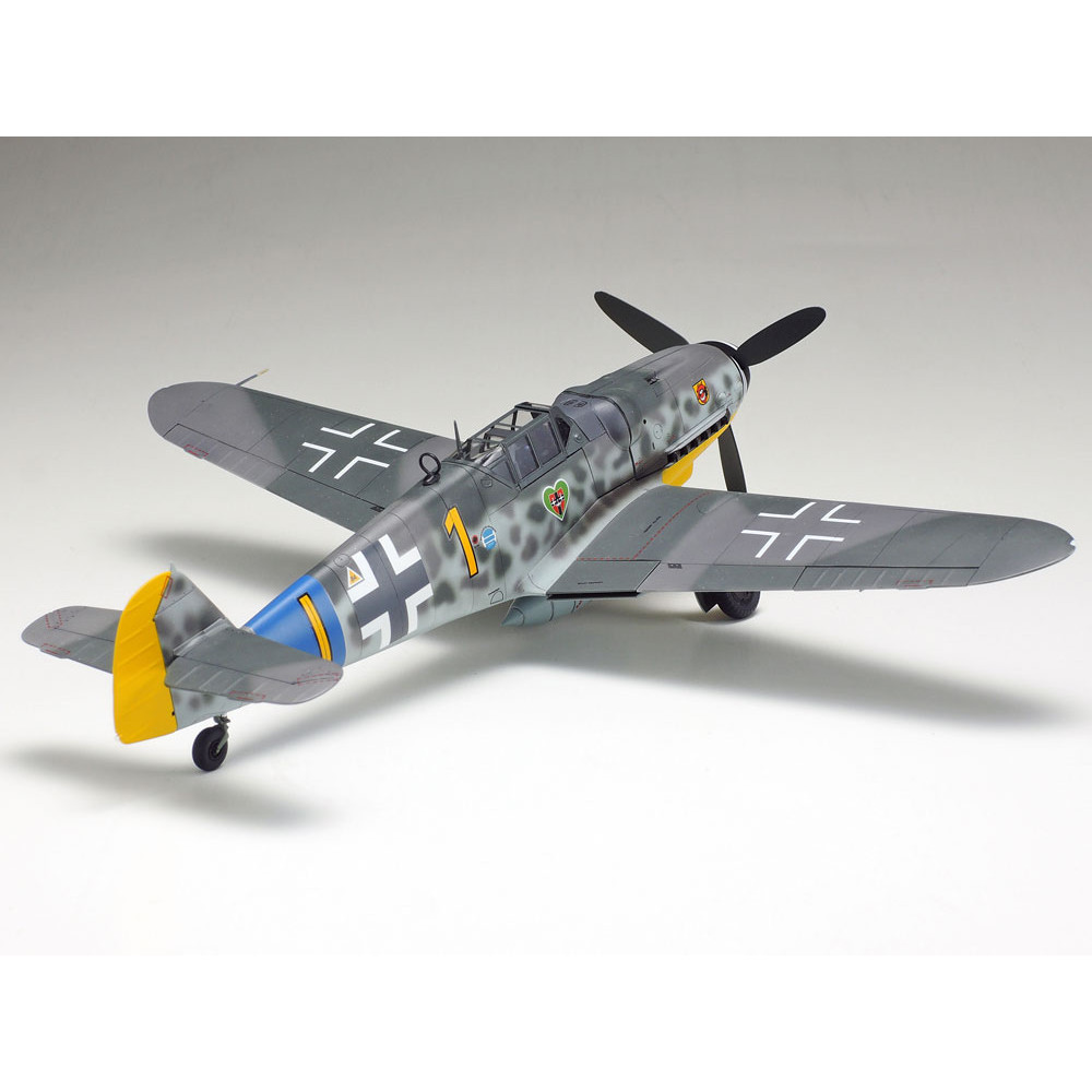 Messerschmitt BF109G-6 & Kübelwagen maquette 1/48 TAMIYA