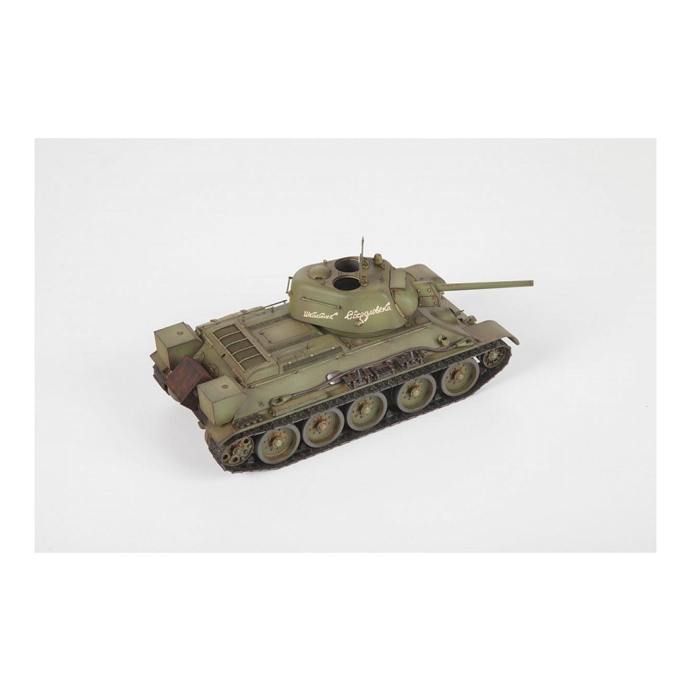 Char tank russe WW2 T34/76 1943 1/35 ZVEZDA